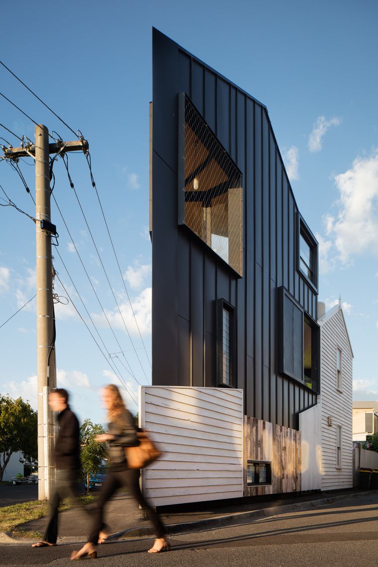 Transforming a Renovator's Nightmare on Seriously Triangular Site