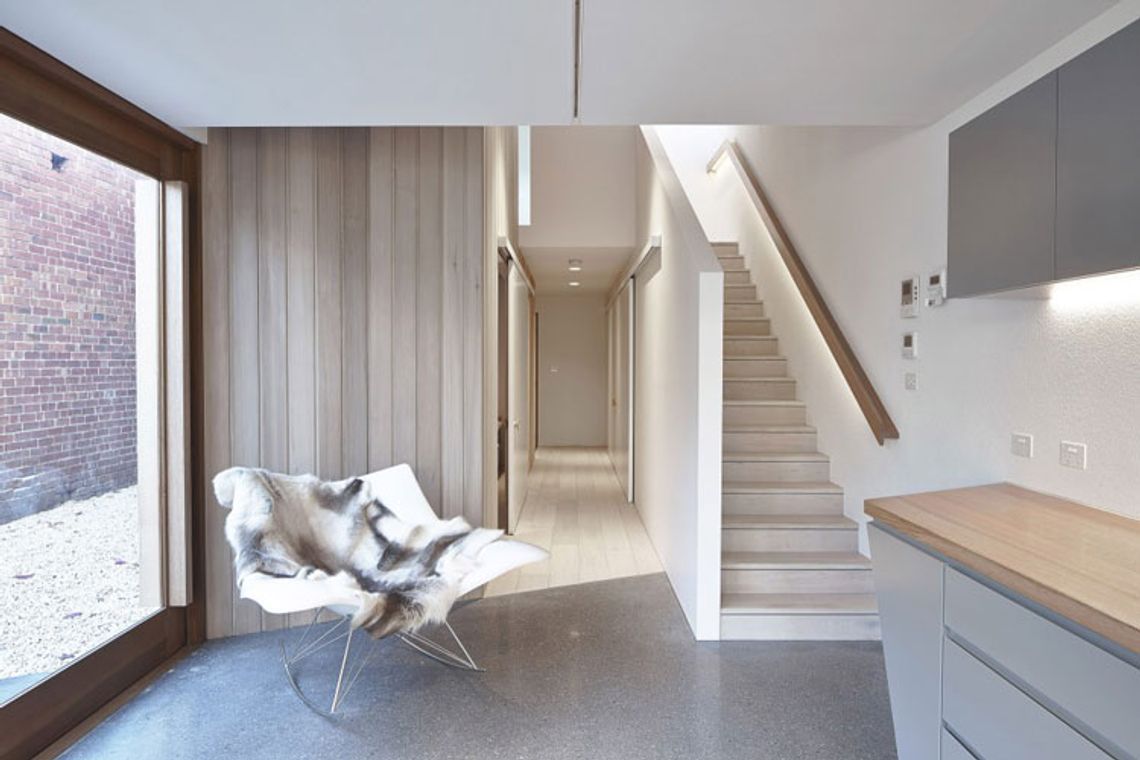Bow House Twists and Contorts to Let the Sun In