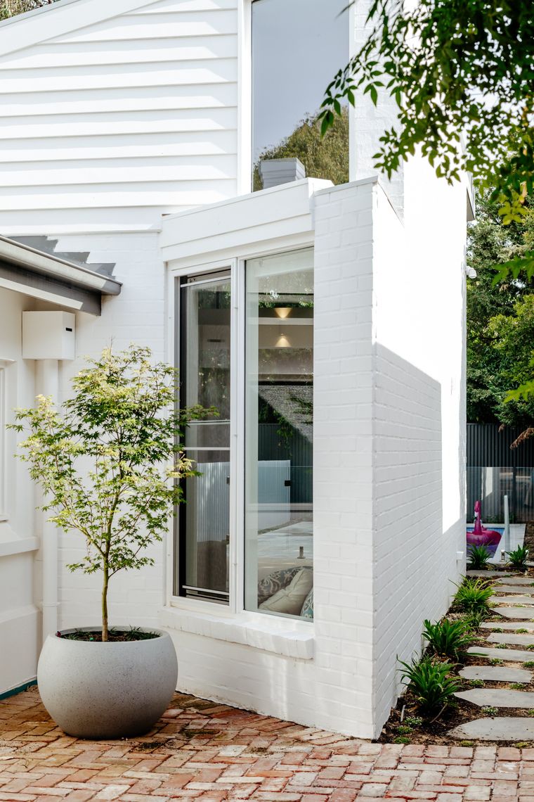 A clever new addition completely transforms a character cottage...