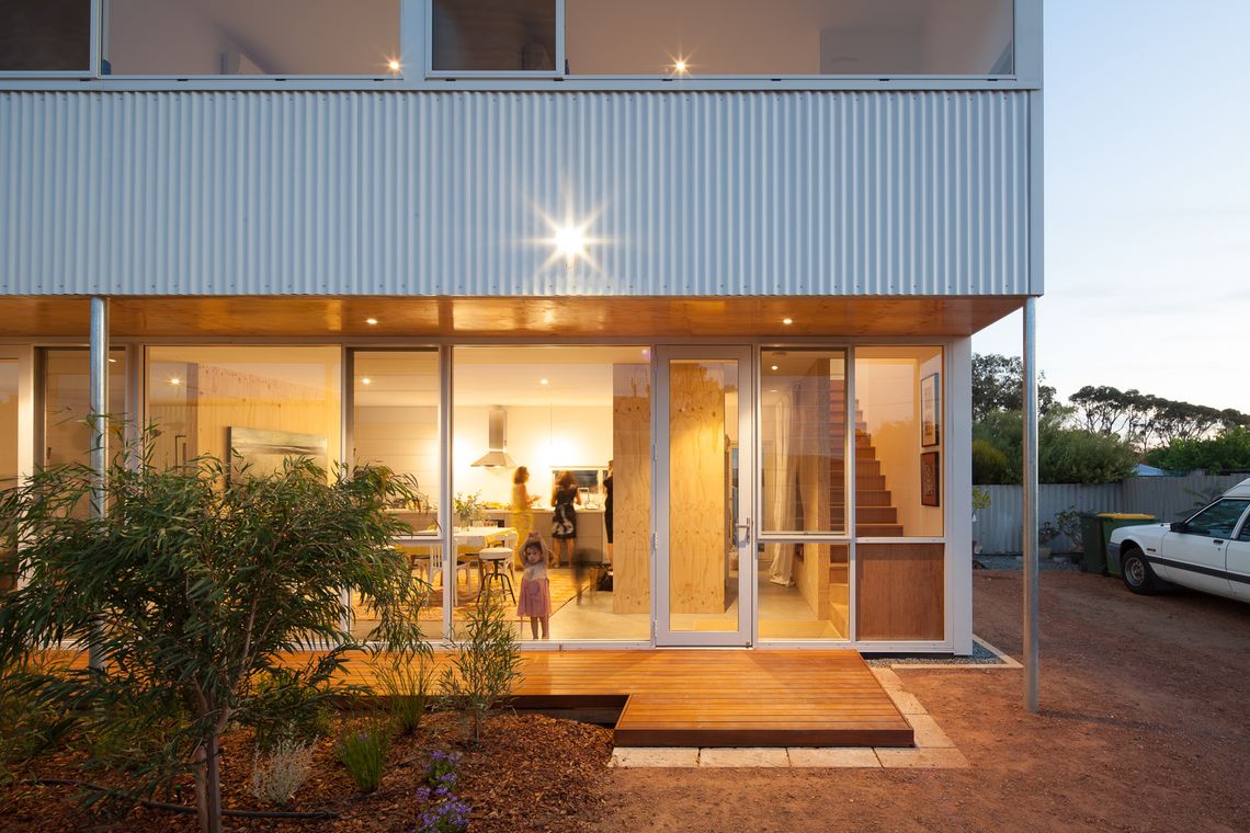 A Compact, Sustainable and Affordable Alternative to Project Homes