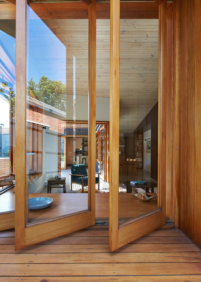 House Rosebank's Generous New Living Areas Compliment a Grand Old Edwardian