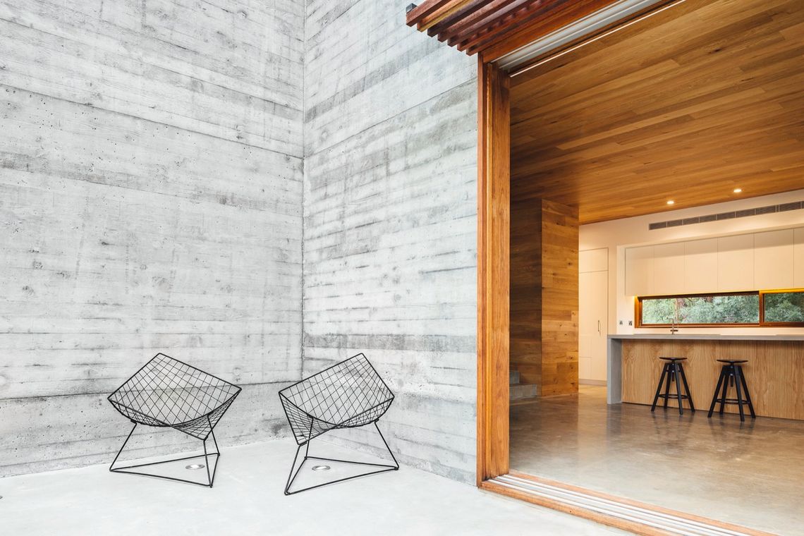 Invermay House Opens Up the View for a Family of Six