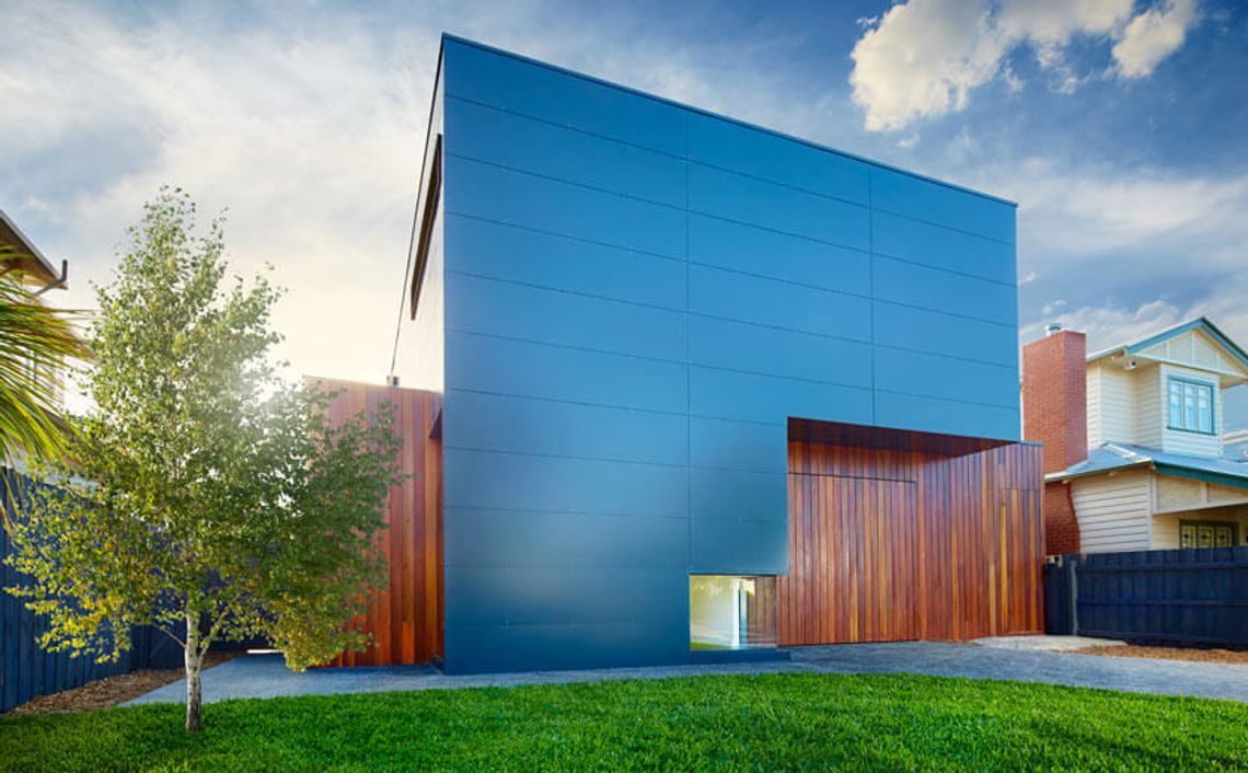 A Dramatically Modern Modular Home in Northcote