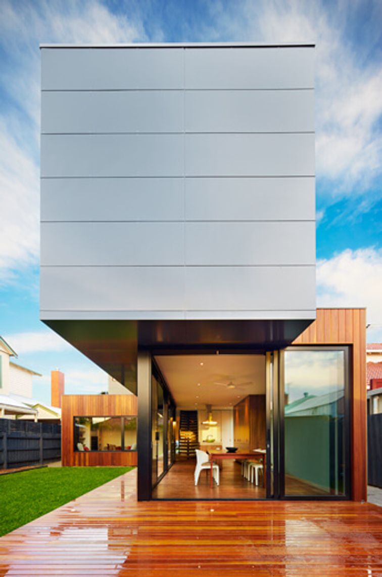 A Dramatically Modern Modular Home in Northcote