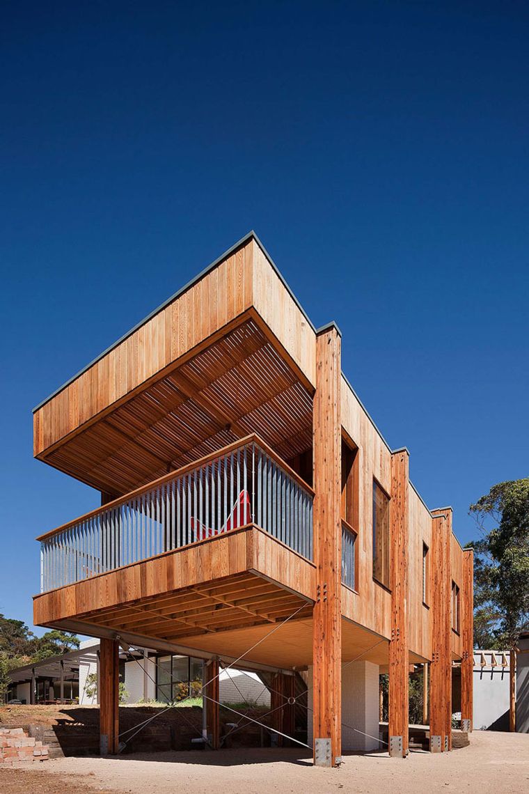 Mornington Beach House: A Beach-Side 'Treehouse' for Big Kids