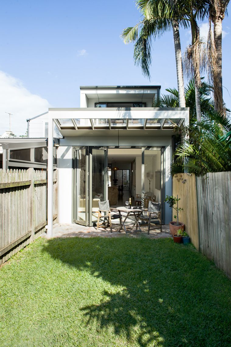 Creating Space for a Growing Family on Narrow, 3-metre Wide Site