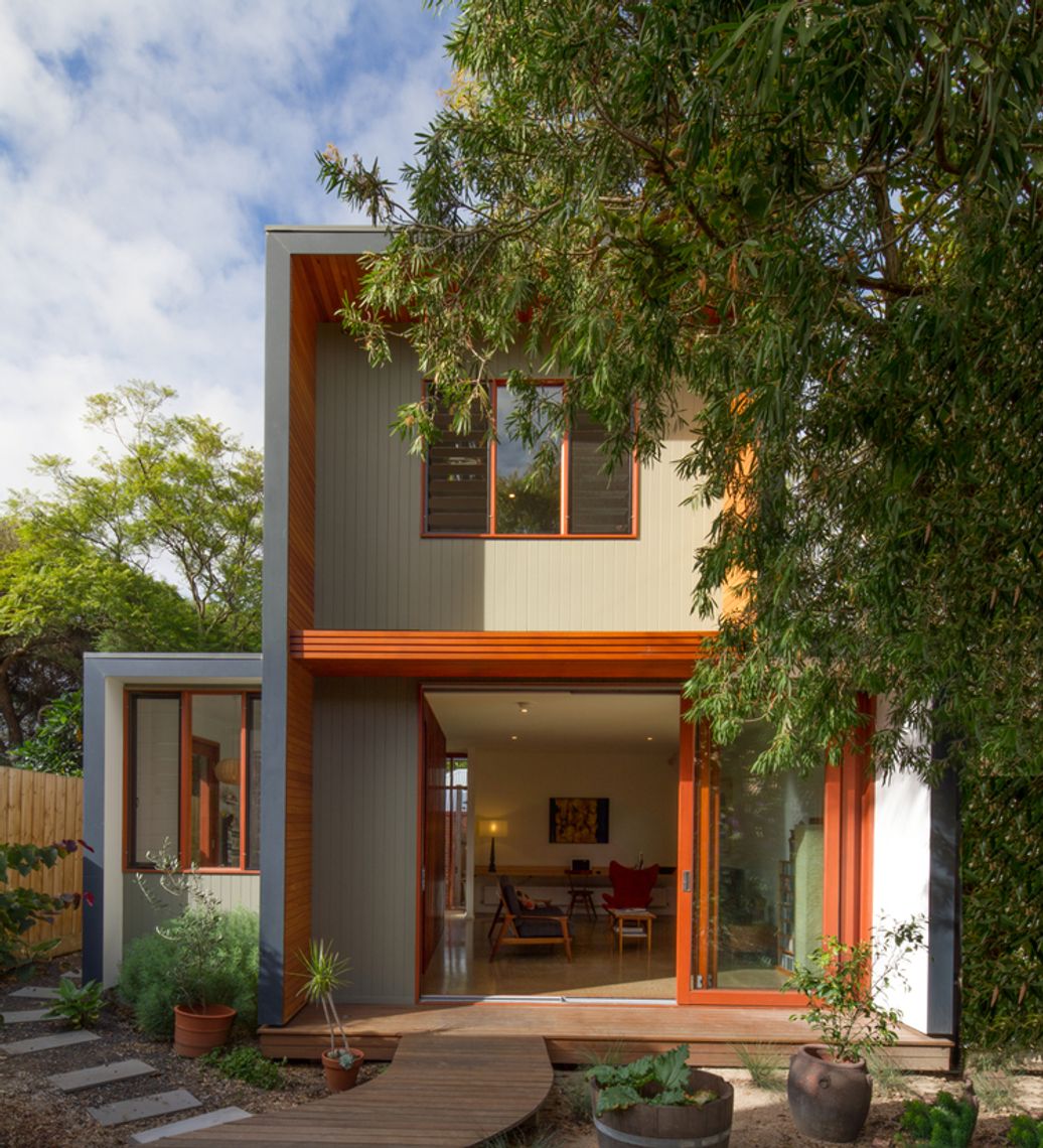 A Prefab Detached Studio in Hawthorn Adds Limitless Flexibility