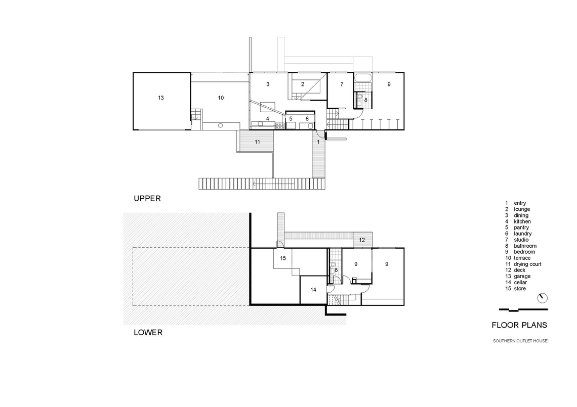 Southern Outlet House Dazzles Passersby on a Nearby Highway