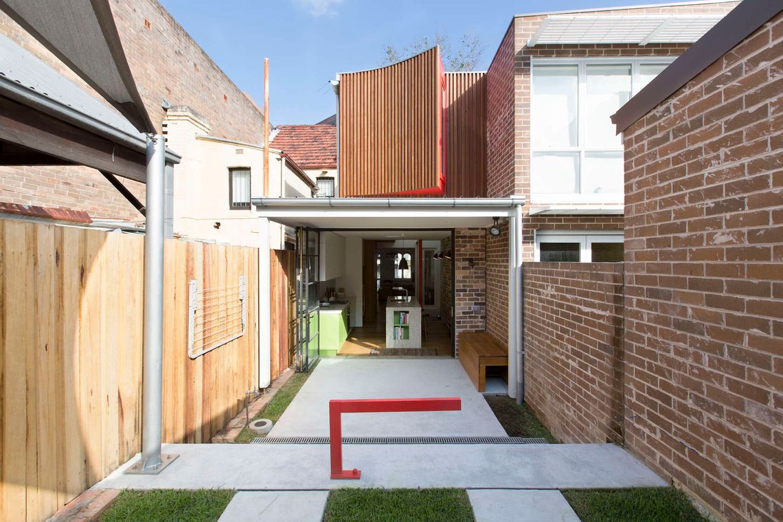 A Double Height Space Connects Old and New In This Renovated Terrace