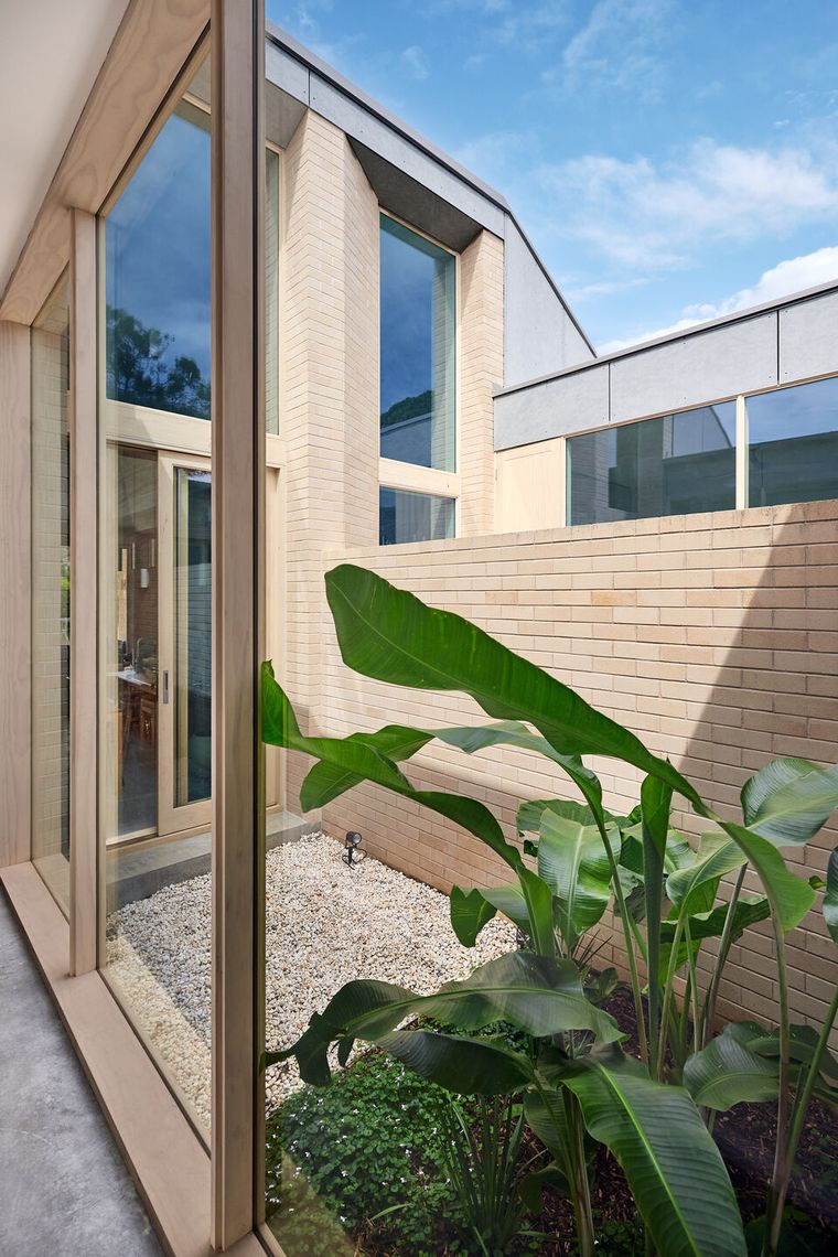 Clever Design Under One Roof: Maximising Space in Urban Duplex Living