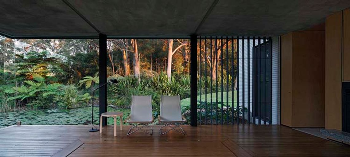 Wirra Willa Pavilion: Minimal Glass-Walled Guest Home Set in the Landscape