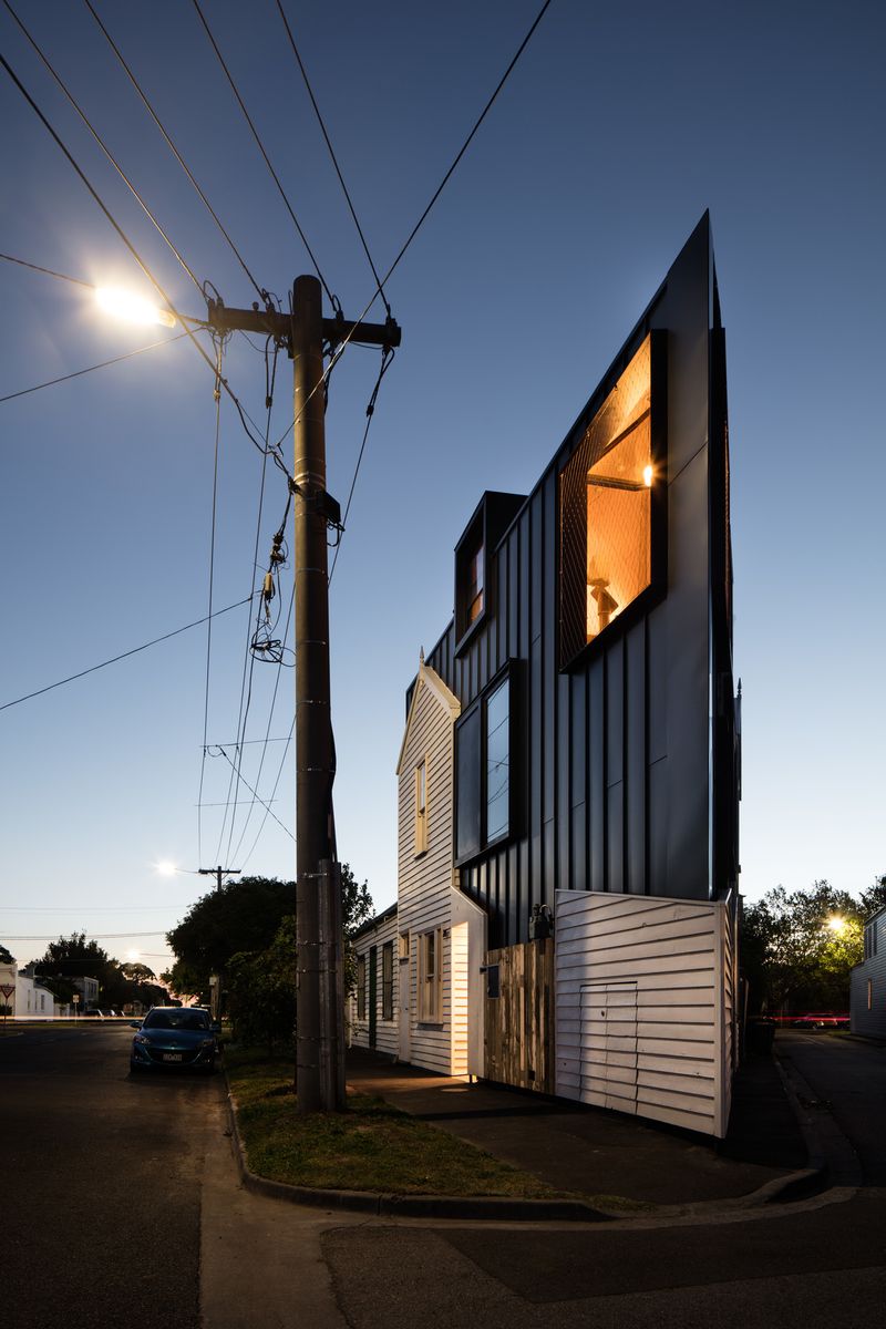 Transforming a Renovator's Nightmare on Seriously Triangular Site