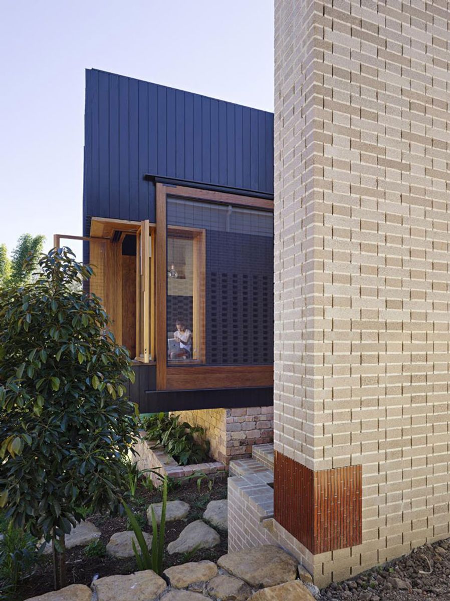 Aperture House: Humble Brick Creates a Surprisingly Spacious Home