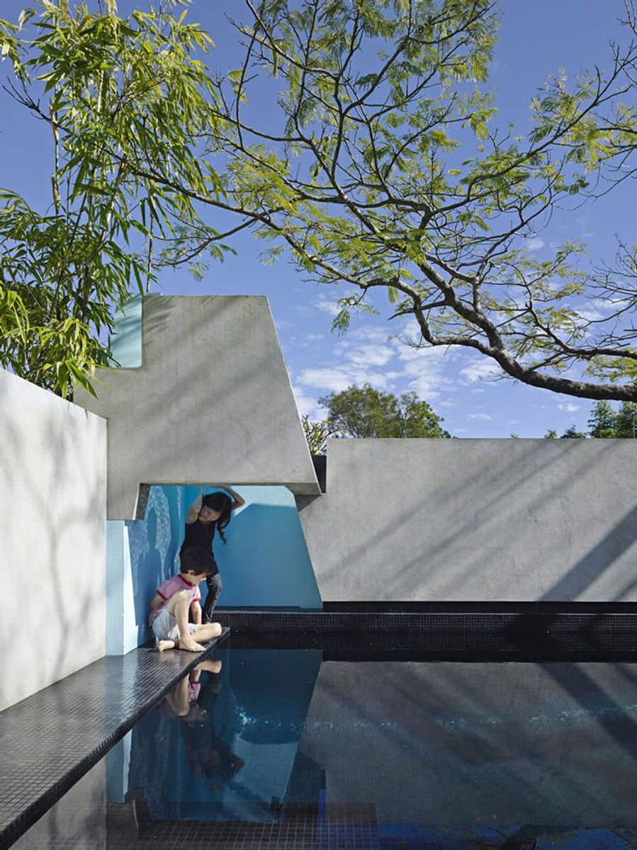 Aperture House: Humble Brick Creates a Surprisingly Spacious Home