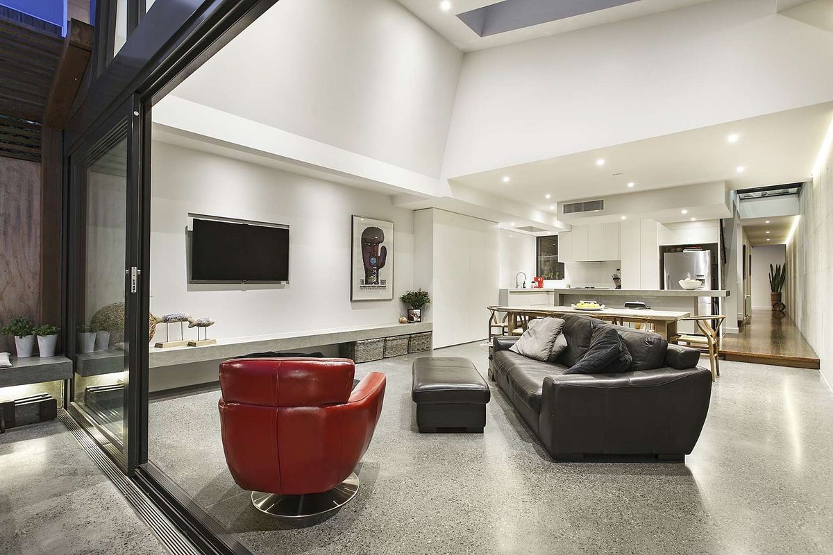 Baker Street House Maximises a Tight Site With Glass and Double Height ...