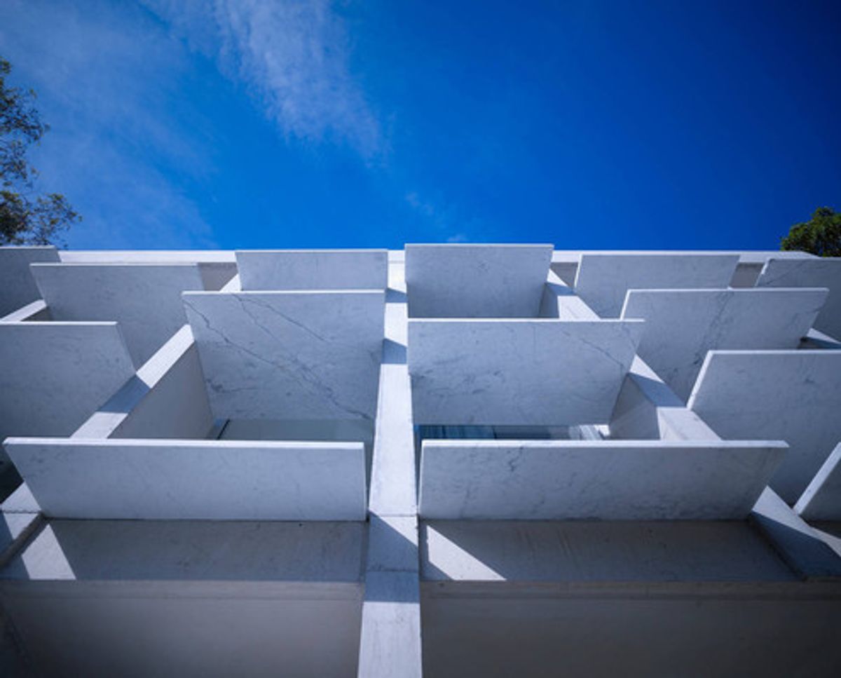 A Rear Facade Playfully Filters and Disperses Light at Balmain House