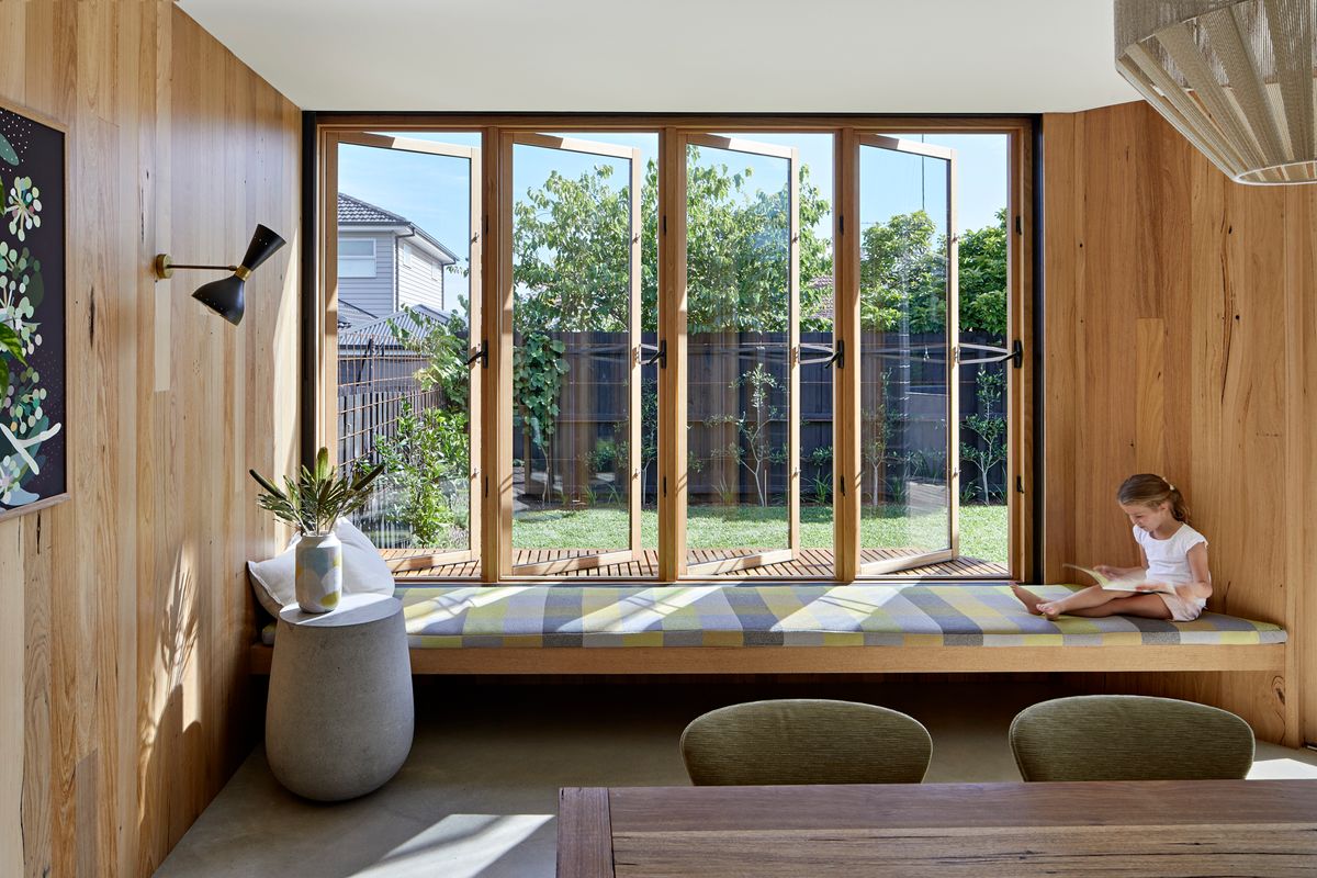 A Light-filled Annexe-like Addition Opens This Home Up to the Garden