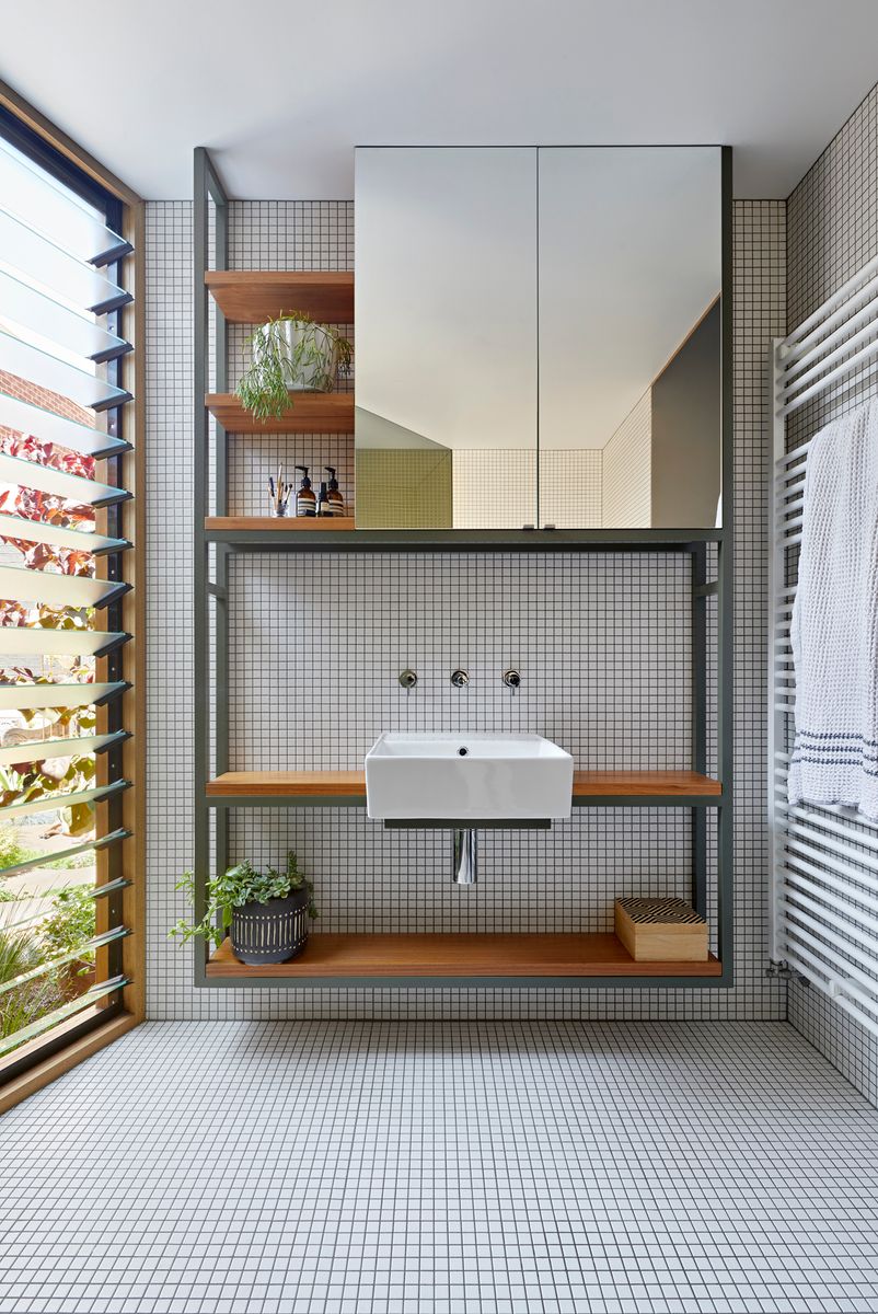 A Light-filled Annexe-like Addition Opens This Home Up to the Garden