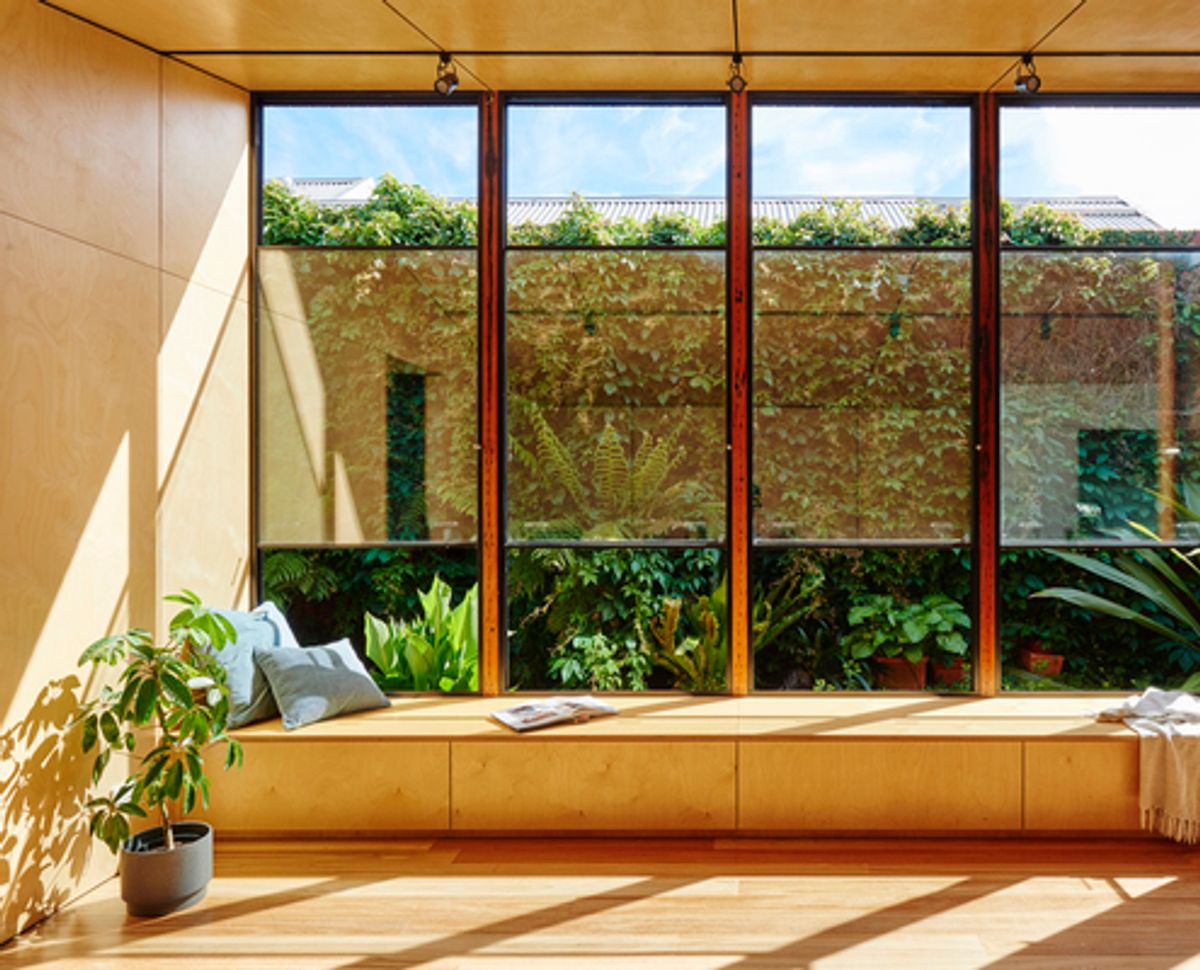 A Sunny Glass Box Helps This Bluestone Cottage Connect to the Garden