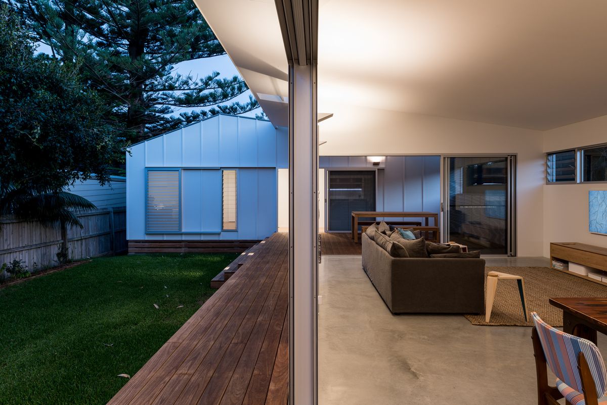 A Modern Take on the Traditional Fibro Beach Shack