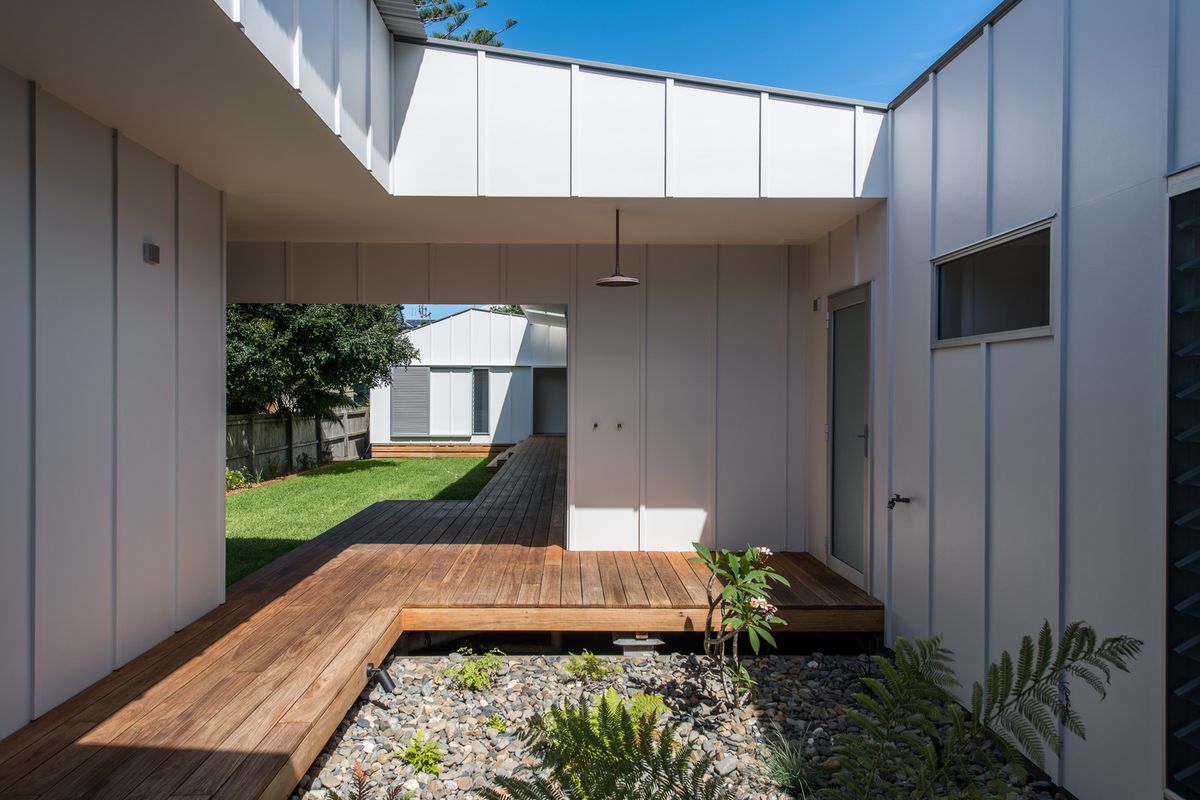 A Modern Take on the Traditional Fibro Beach Shack