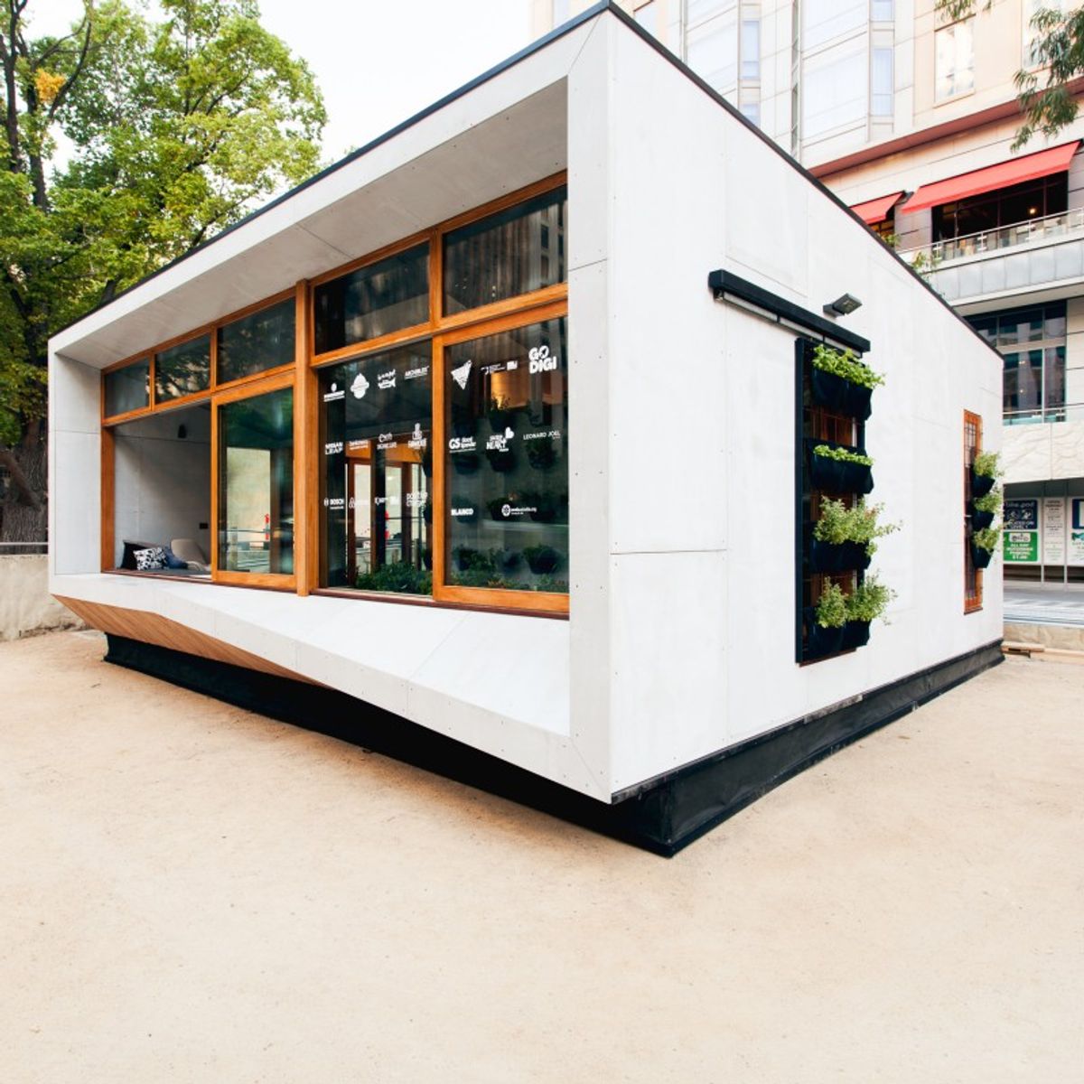 World's First Carbon Positive Prefab House Drops in to Melbourne