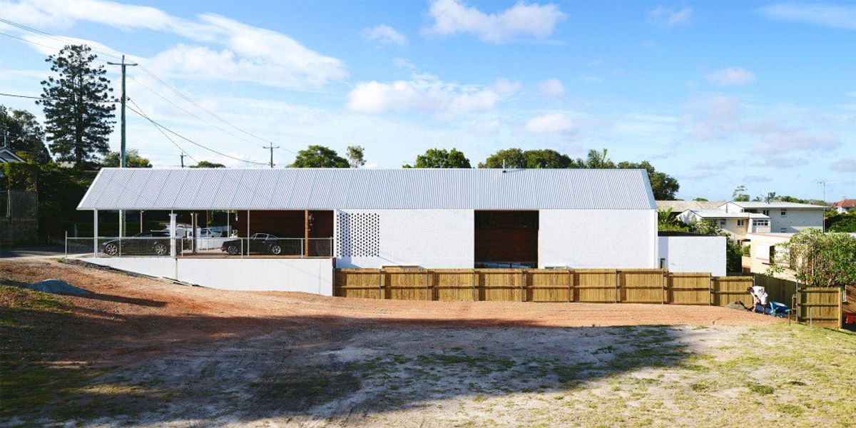 Christian Street House Takes Advantage of Benign Subtropical Climate