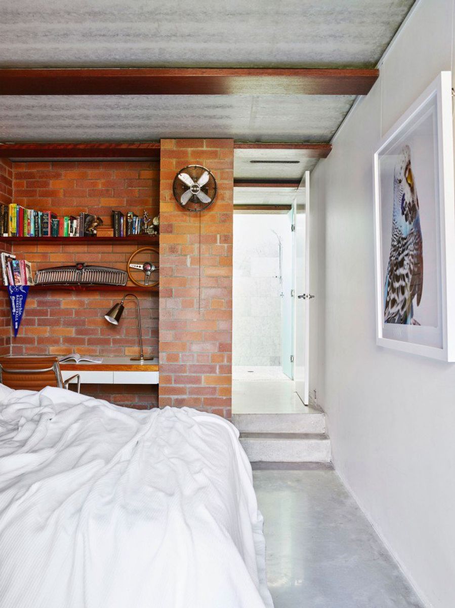 Christian Street House Takes Advantage of Benign Subtropical Climate