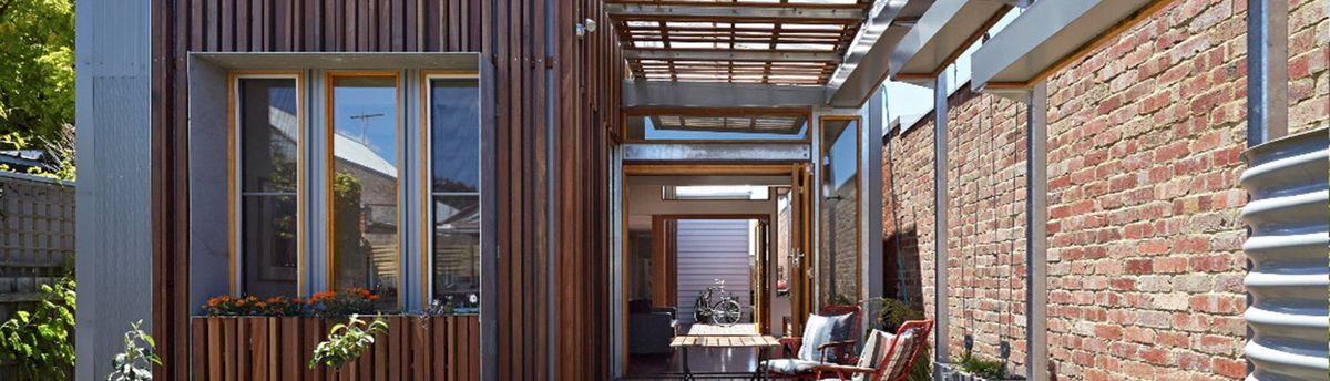 Convertible Courtyard House: When The Clouds Roll In, So Does the Roof