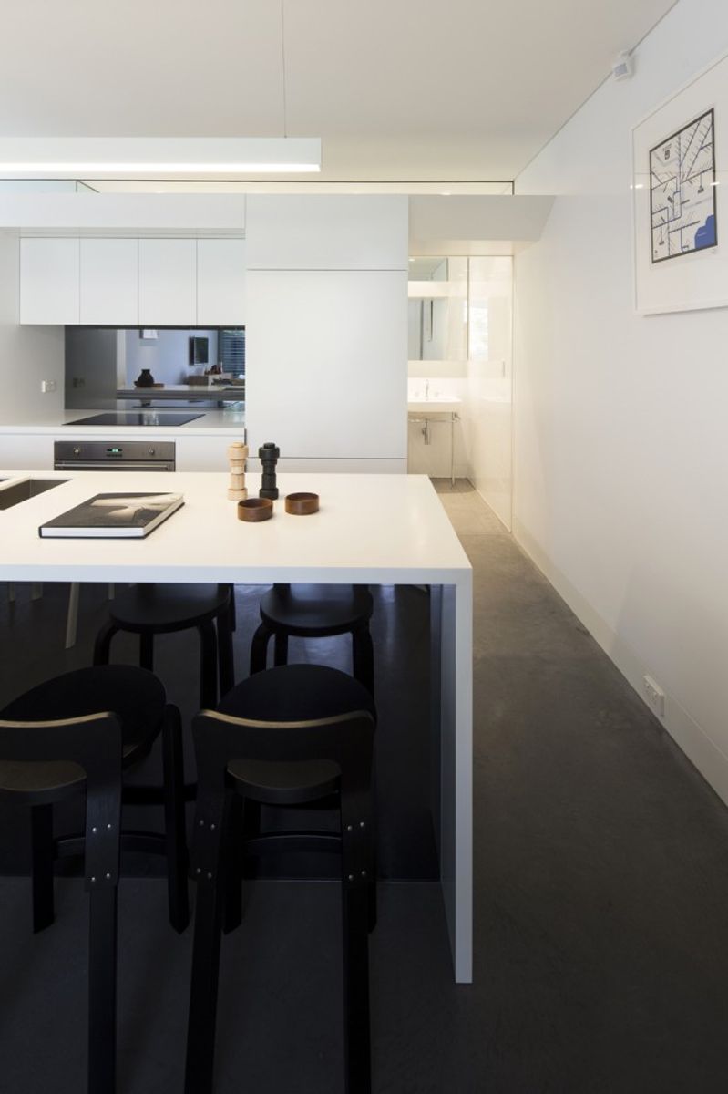 Cosgriff House: Semi-Subterranean Extension for Backyard Connection