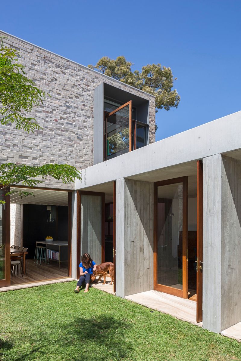 Innovative Courtyard House Replaces a Derelict Victorian-Era Home