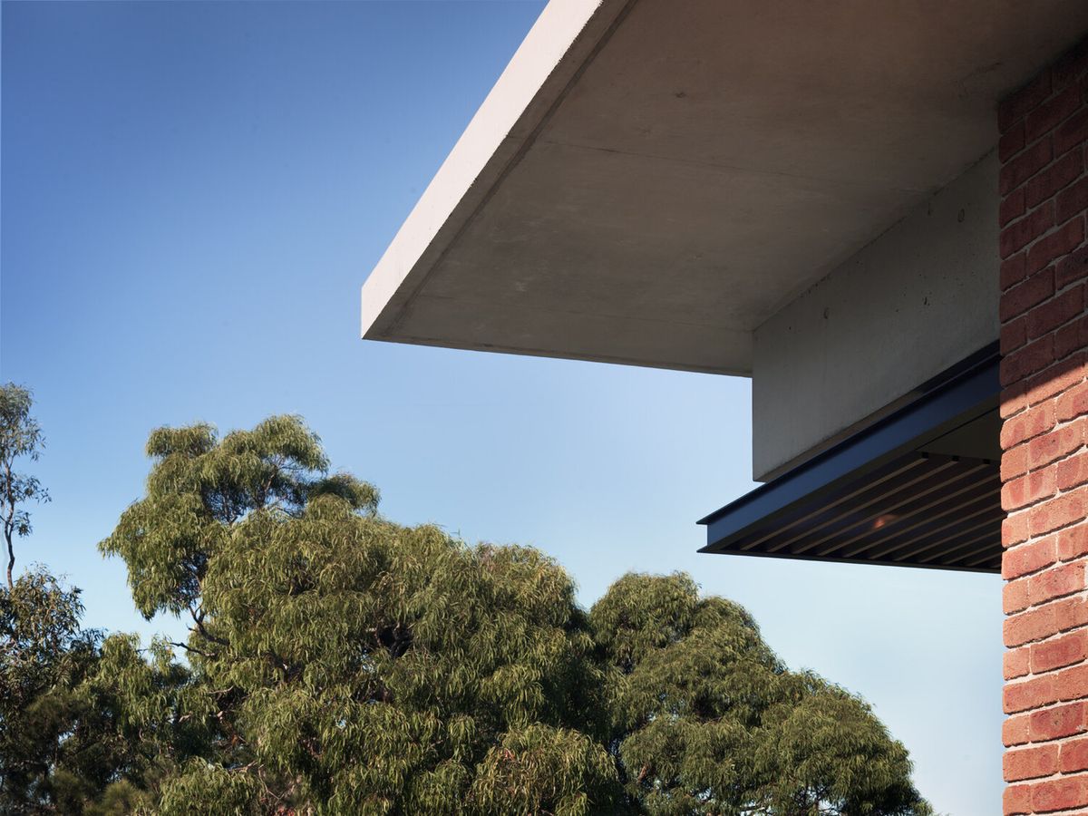 Building on a BAL-FZ (Flame Zone) Site Made This Home a Challenge