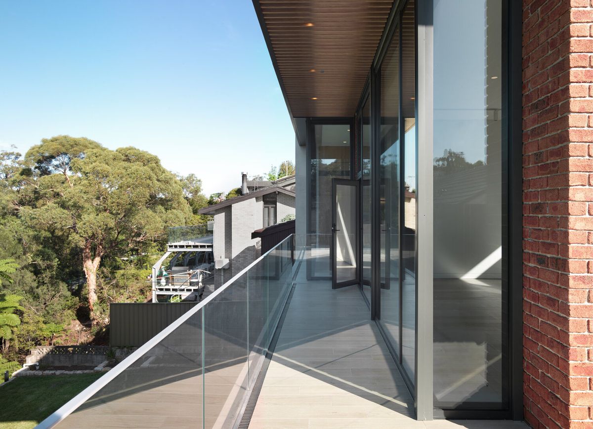 Building on a BAL-FZ (Flame Zone) Site Made This Home a Challenge