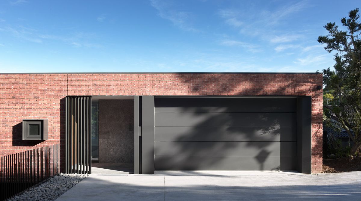 Building on a BAL-FZ (Flame Zone) Site Made This Home a Challenge