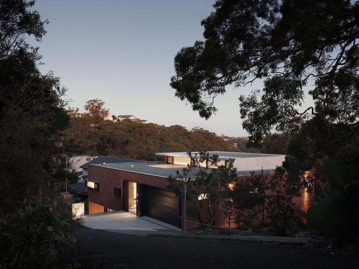 Building on a BAL-FZ (Flame Zone) Site Made This Home a Challenge