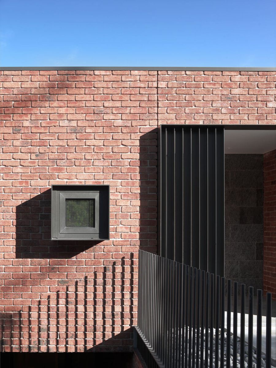 Building on a BAL-FZ (Flame Zone) Site Made This Home a Challenge