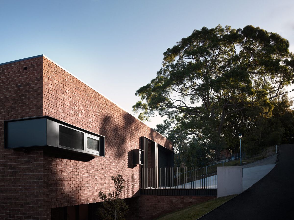 Building on a BAL-FZ (Flame Zone) Site Made This Home a Challenge