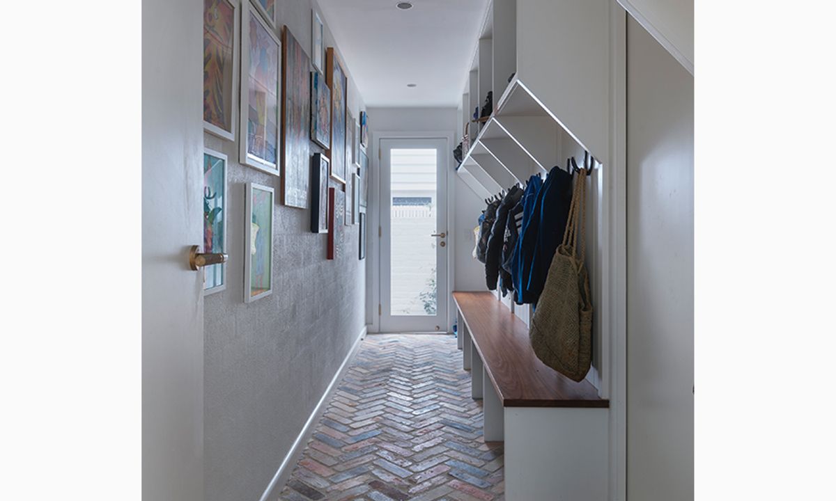 Coastal Elegance Meets Family Living: A 1970s Transformation