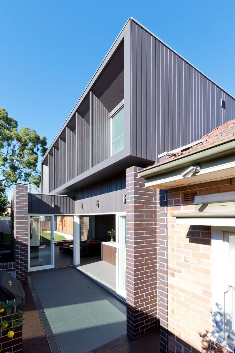 G_House: Sunny Courtyard is the Focus For a Bright New Addition