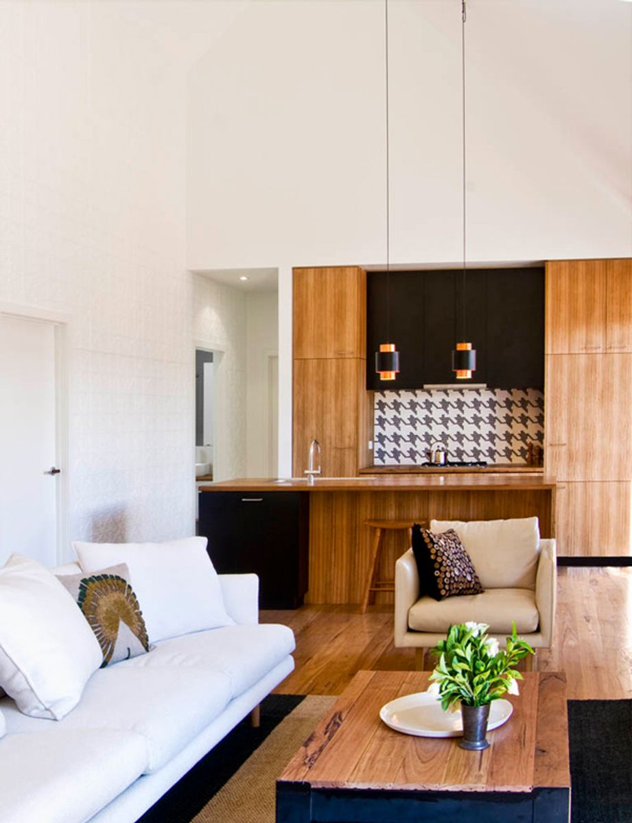 Tiny Gabled Guest Pavilion Adds Space to a Weatherboard Weekender