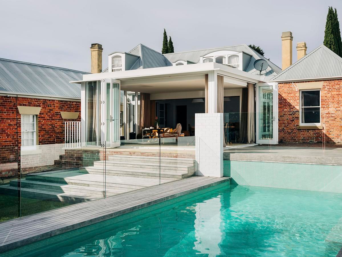 Discover the clever renovation of this 19th Century heritage gem