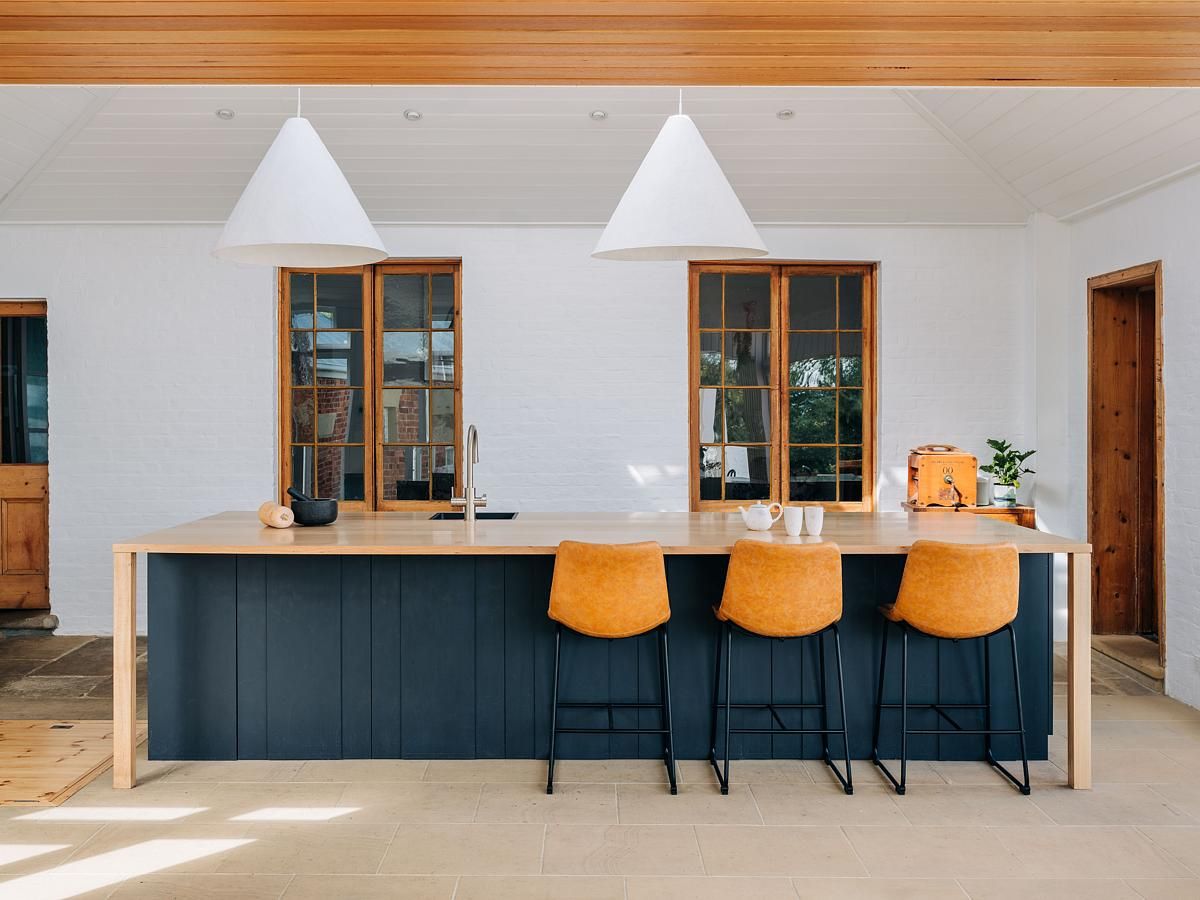 Discover the clever renovation of this 19th Century heritage gem