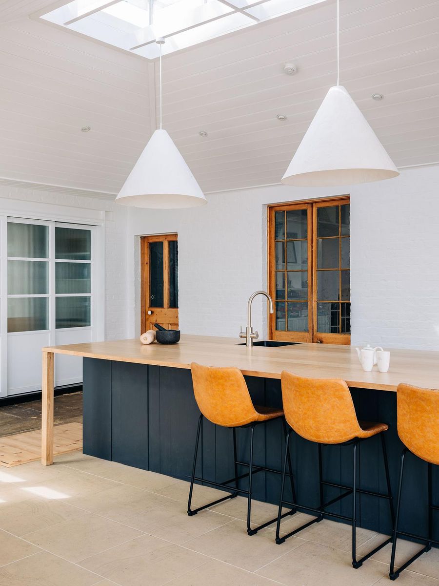 Discover the clever renovation of this 19th Century heritage gem