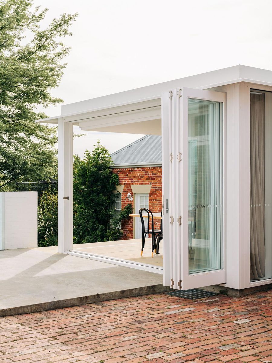 Discover the clever renovation of this 19th Century heritage gem
