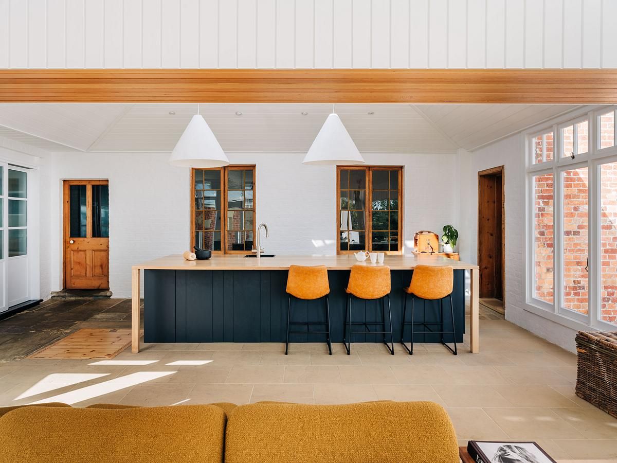 Discover the clever renovation of this 19th Century heritage gem