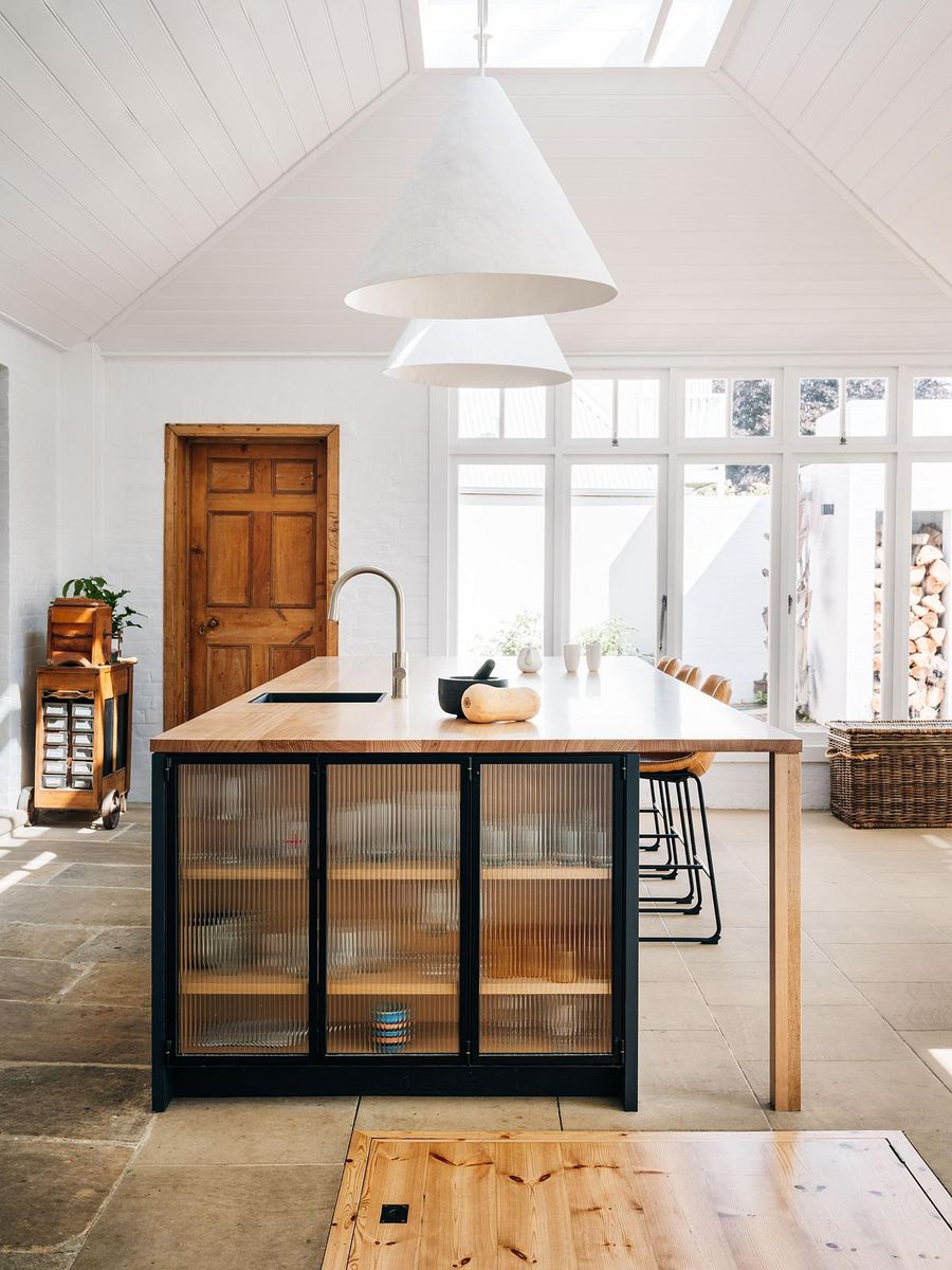 Discover the clever renovation of this 19th Century heritage gem