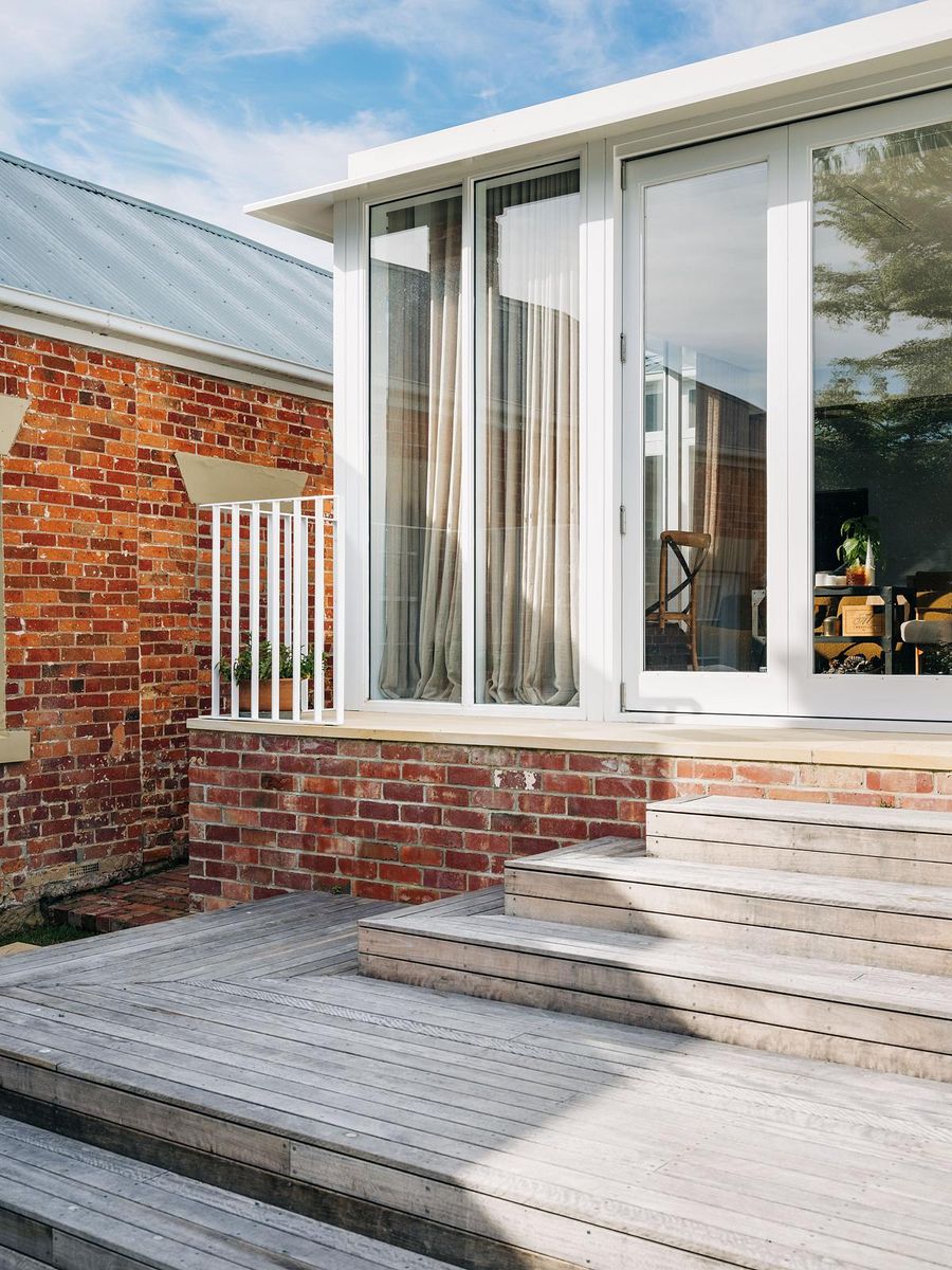 Discover the clever renovation of this 19th Century heritage gem
