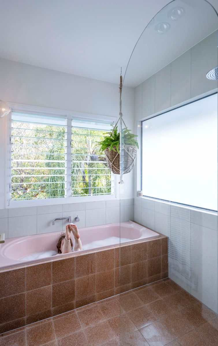 The one where a heavily pregnant architect undertakes her dream reno