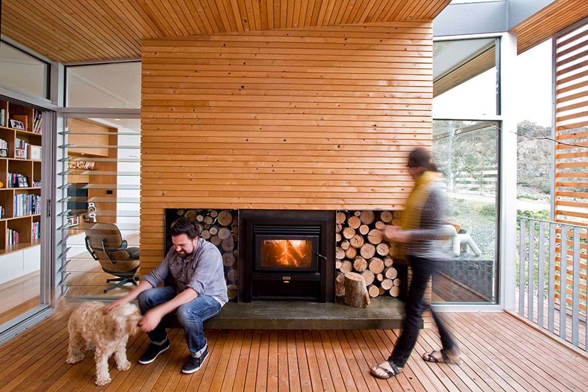 Highway House Seems to Float Dramatically Above a Sheer Slope