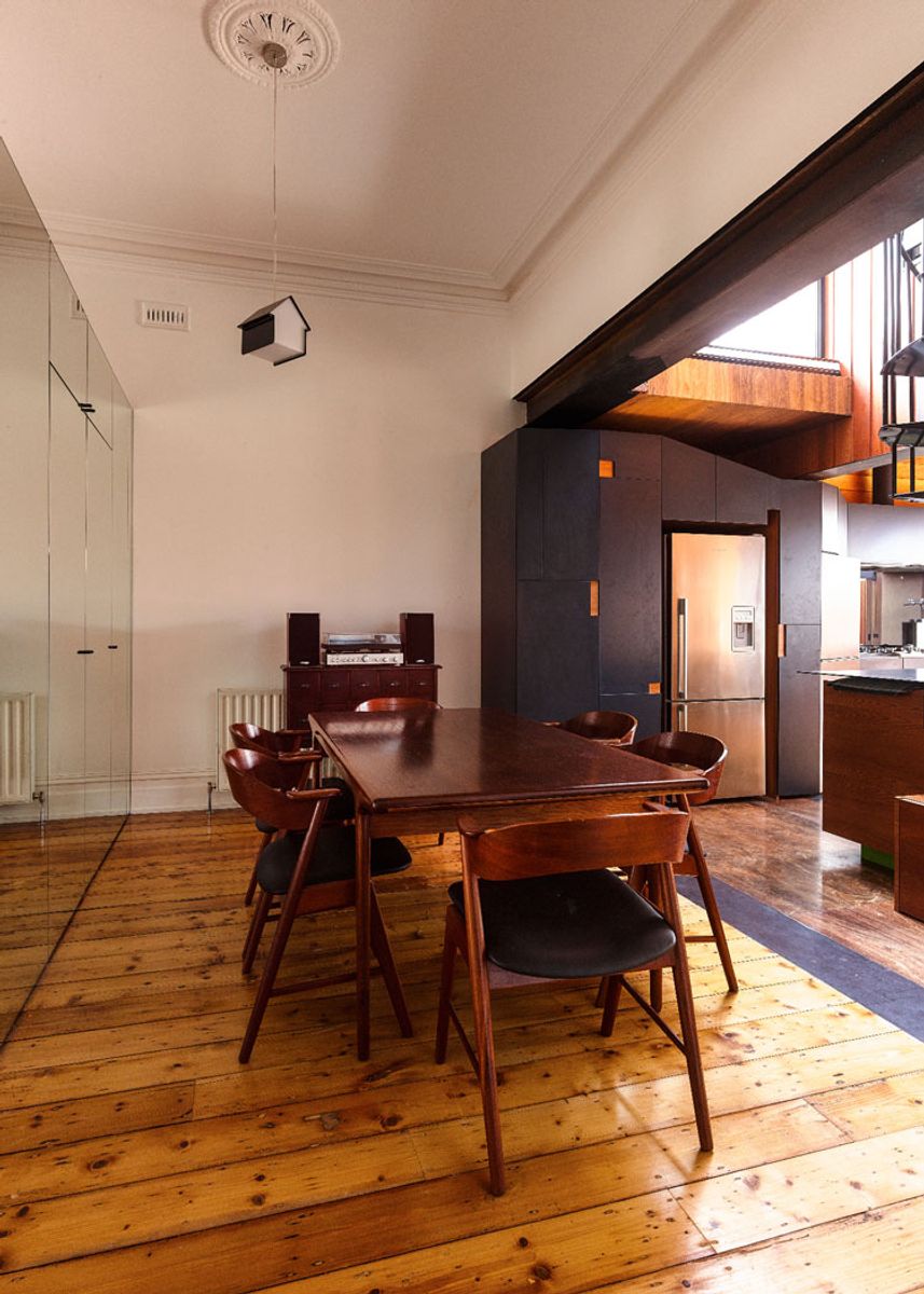 HOUSE House: A Single Building Extends Two Houses